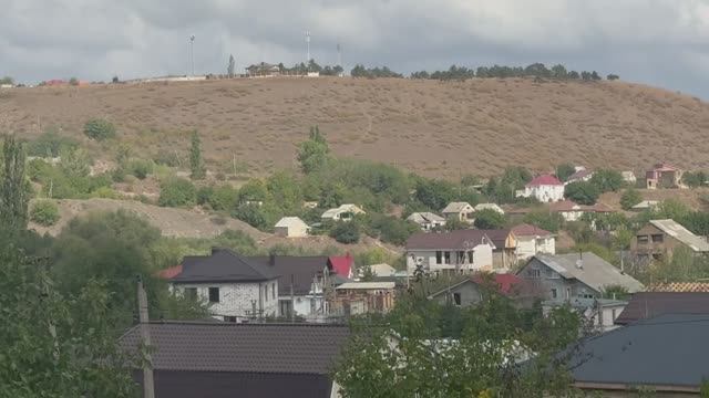 Обзор отличного участка 11 соток в пригороде Симферополя.Уютное место, быстрый заезд, свет, газ.Крым