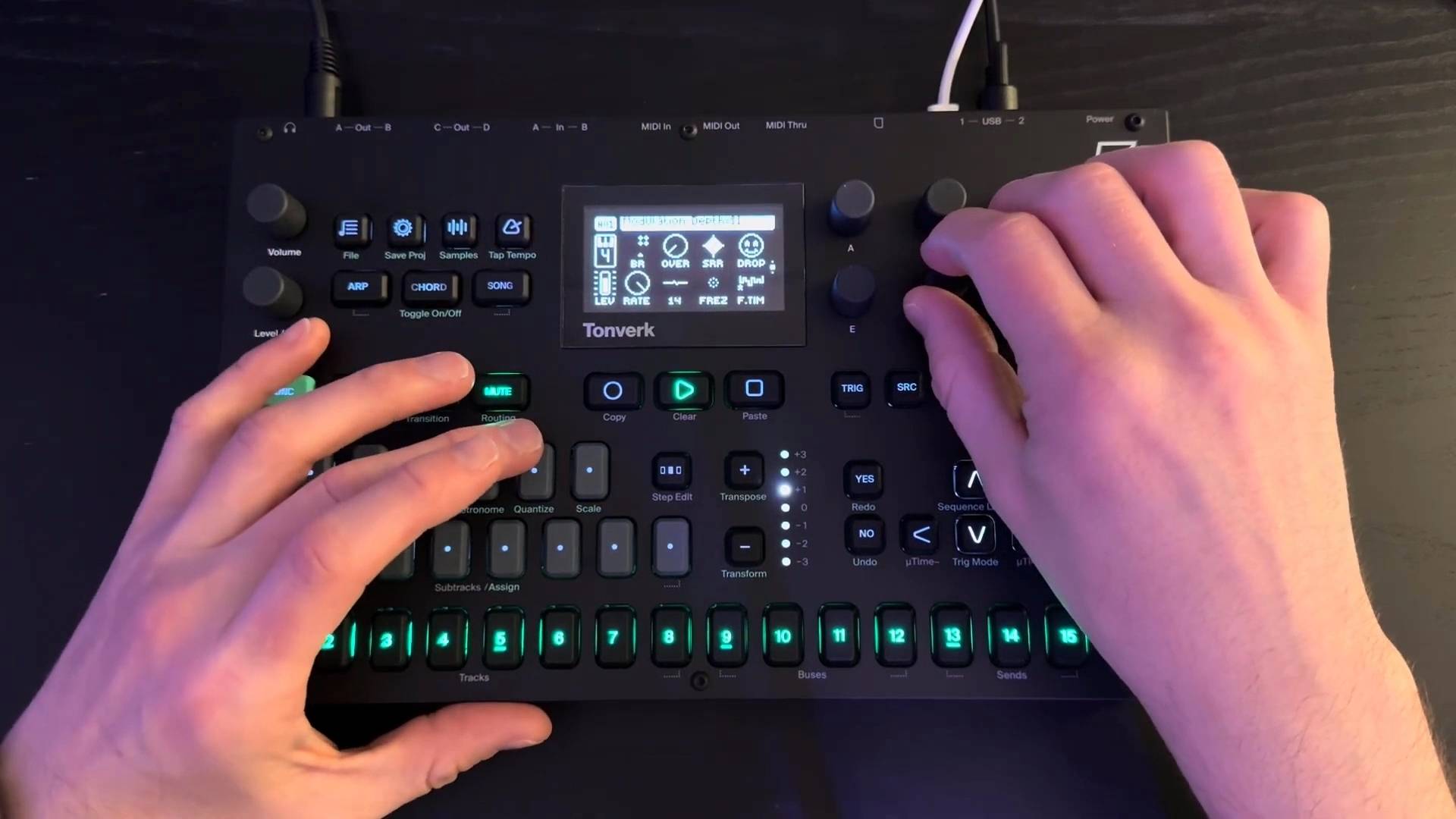 Elektron Tonverk: First Jam | Heavy Beat on Polyphonic Sampler