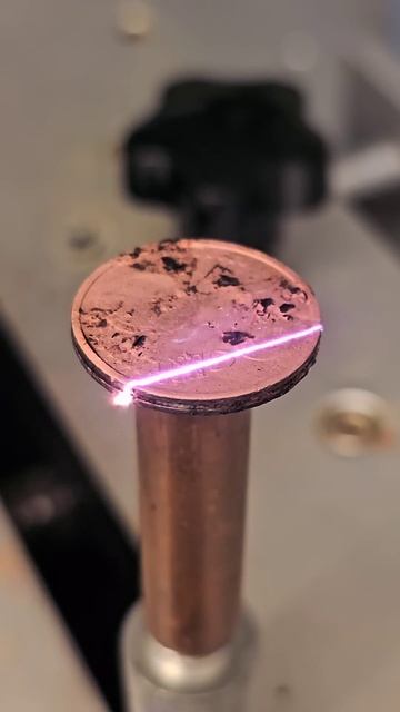 How to clean a coin with a laser？  coin  laser  fiberlaser  asmr  cleaning  rustremoval  satisfying