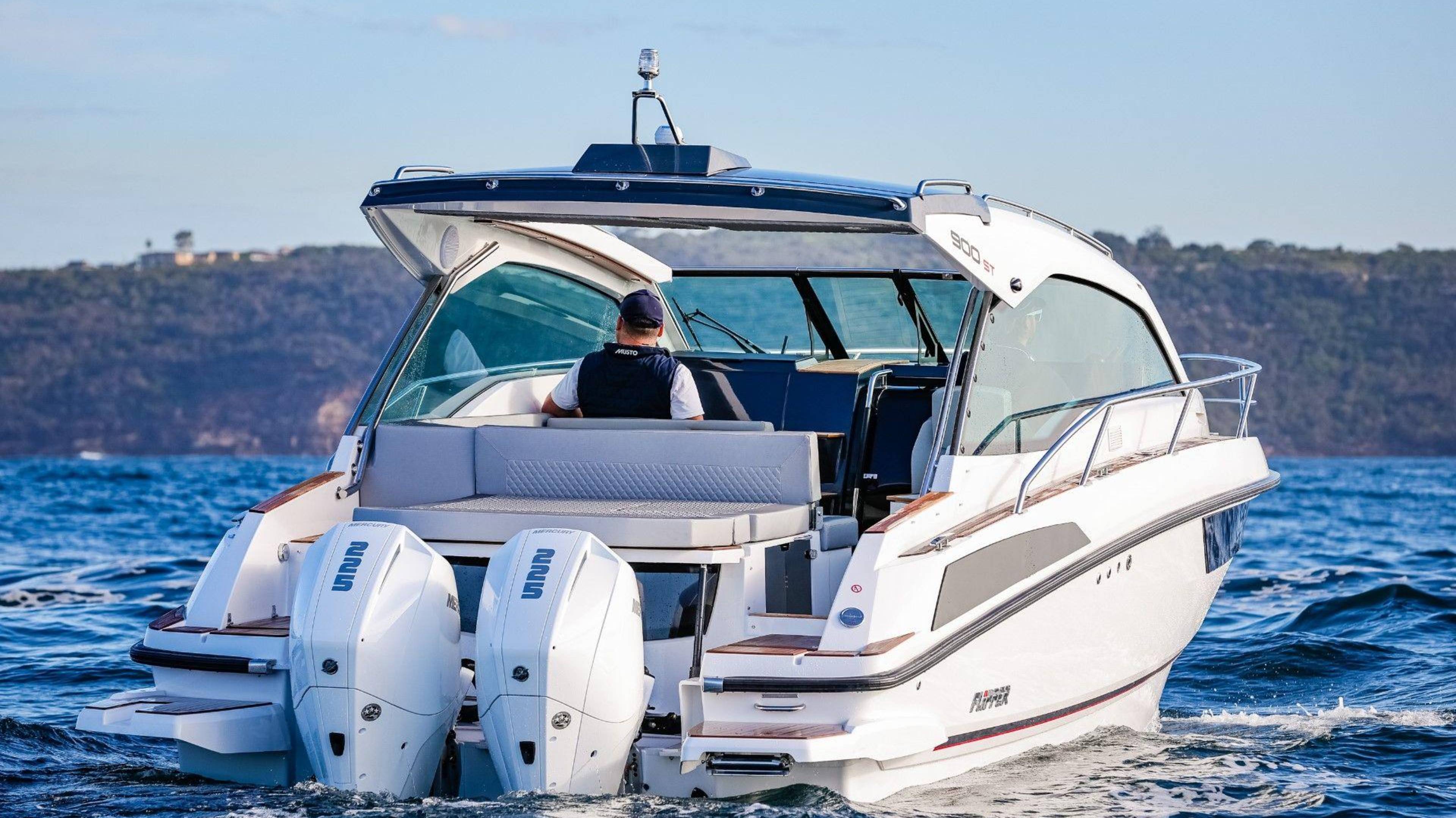 Финский катер Flipper 900 ST — отдых на борту, стильный дизайн и море шикa  #yachtsexpert