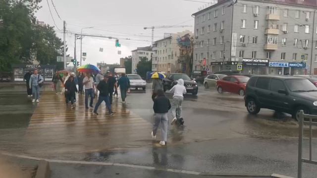 Улица Галле г.Уфа 19 08 2025 Ливень