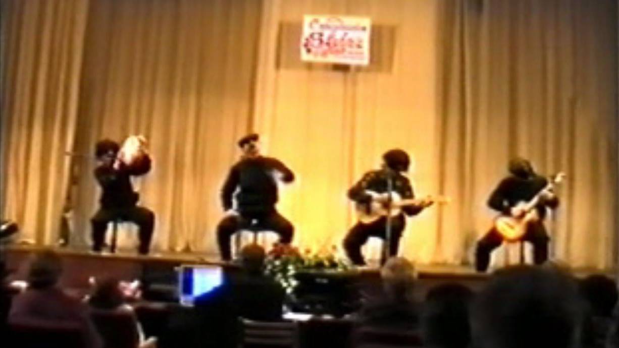 Мужской квартет сотрудников СГМА  исполняет песню "Отель Калифорния"  (06.03.2005)