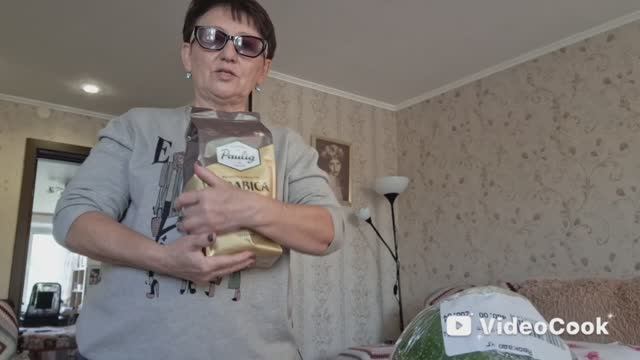 Vlog/116/ Мой макияж, собираюсь прогуляться/ Что купила, куда сходила/ Кофе с Озон/ Лечу колено ..