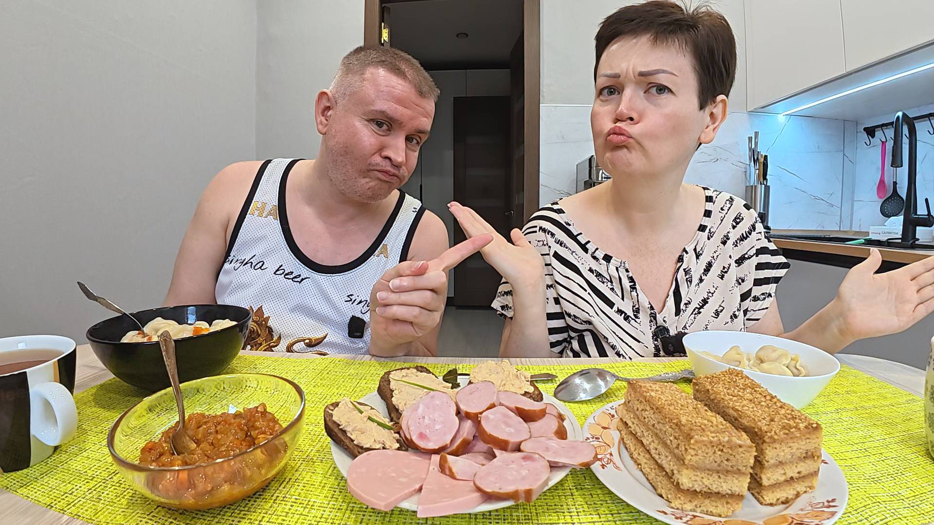 Мукбанг МИЛЛИОНЕРОМ быть не ВЫГОДНО! Откуда ДЕНЬГИ, Нин?) Финансовая грамотность и Семейный обед