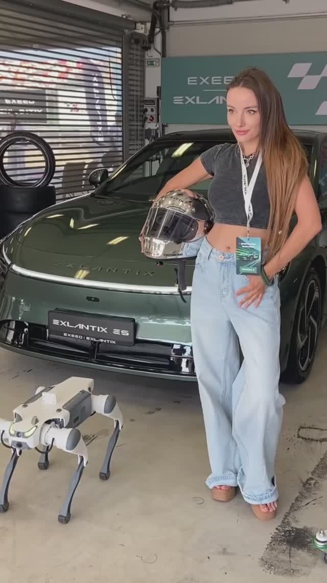 Exeed Exlantix ES размялся на Moscow Raceway: это реально спорт? Гибрид, 469 сил - тест на AutoMPS.