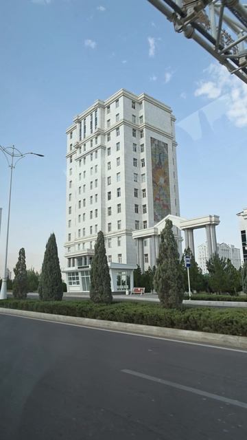 Едем по Ашхабаду в Национальный музей Туркменистана