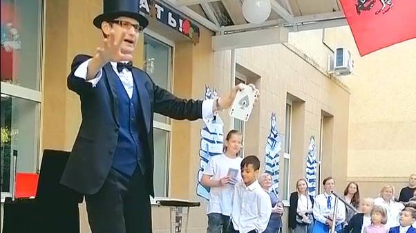 Выступление фокусника 1 сентября 2025 года в частной школе "Ступени"