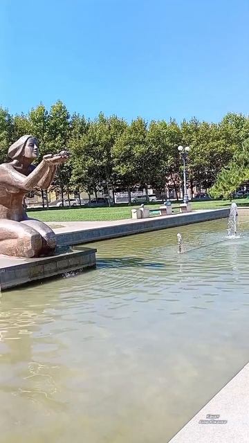 Фонтан Дарующая воду, город Новороссийск.