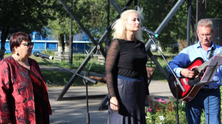 «ЗДЕСЬ ПТИЦЫ НЕ ПОЮТ»  - Ирина Калиниченко,  Анастасия Елисеева