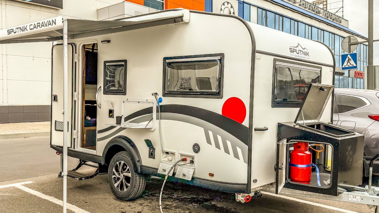 Прицеп-дача "Спутник" российского производства который сделали лучше, чем в Европе. Все удобства.