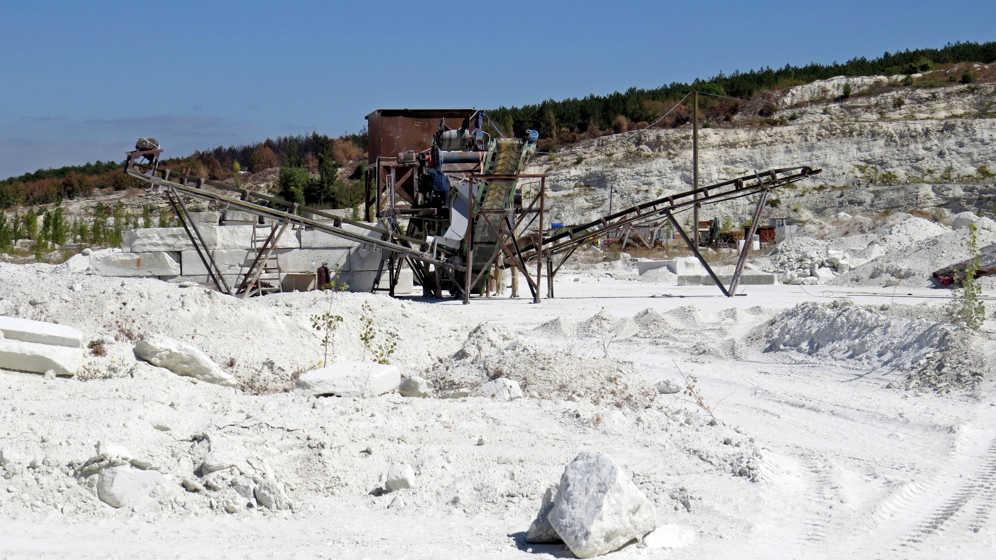По Альминскому карьеру. с. Скалистое, Бахчисарай