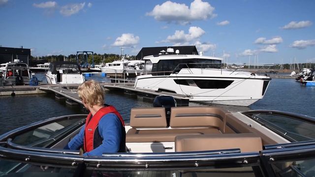 Flipper 800 DC — катер для переговоров и деловых встреч | Yachts Expert