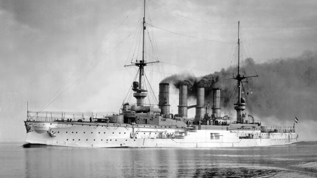 Танк " Земной броненосец " А. Пороховщикова