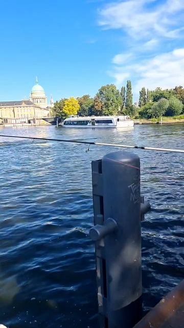 🎣 Рыбалка в порту Потсдама_ один окунь и сотни зевак 😅