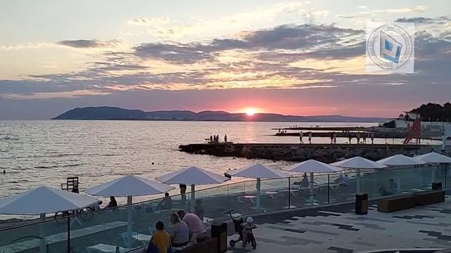 Чёрное море. Кабардинка. 2025 год. Вечер, закат. Тепло, светло, приятно. Отдых в своë удовольствие.