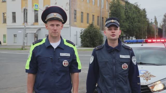 В Пскове полицейские оказали помощь малышу, которому срочно требовалась медицинская помощь