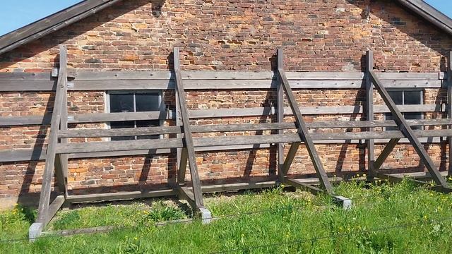 Как подпереть стену!