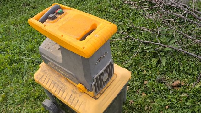 Садовый измельчитель. Из отходов в доходы (щепа для копчения).