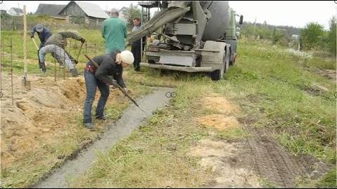 Мелкозаглубленный ленточный фундамент своими руками ч.5 Первичная заливка бетона