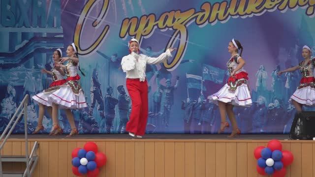 Открытие уличной сцены в Лыхме
