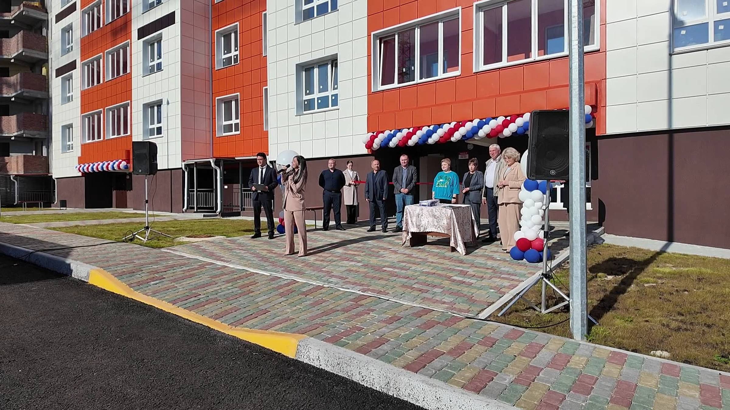 В Нягани ещё 34 семьи получили ключи от новых квартир