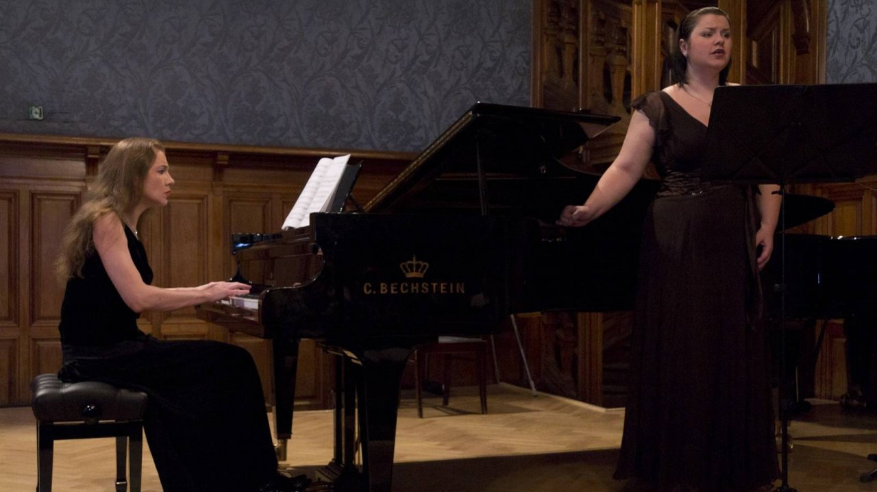 Александр Изосимов. Вокальный цикл "Блудница и дева" исп. Олеся Петрова и Галина Сандовская.