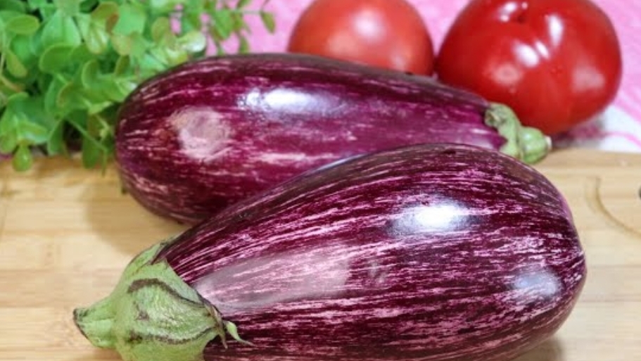 Очень вкусная закуска из баклажанов в сочетания этих продуктов🍆🍆🍅🍅🌶
