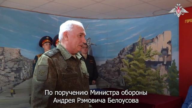 Замминистра обороны РФ Виктор Горемыкин вручил награды военнослужащим-участникам СВО