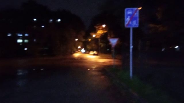 Ночь, улица, фонарь.