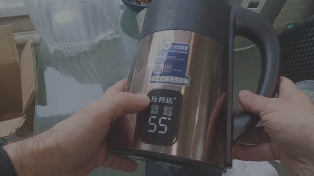 Развод с Озона - чайник "на 3.5л" за 800р (цены бывают разные)