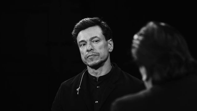 Константин Мишин_режиссер спектакля Анна. Сны