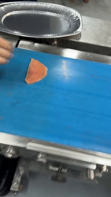 Нарезка замороженного филе горбуши на слайсере Maass CM 576