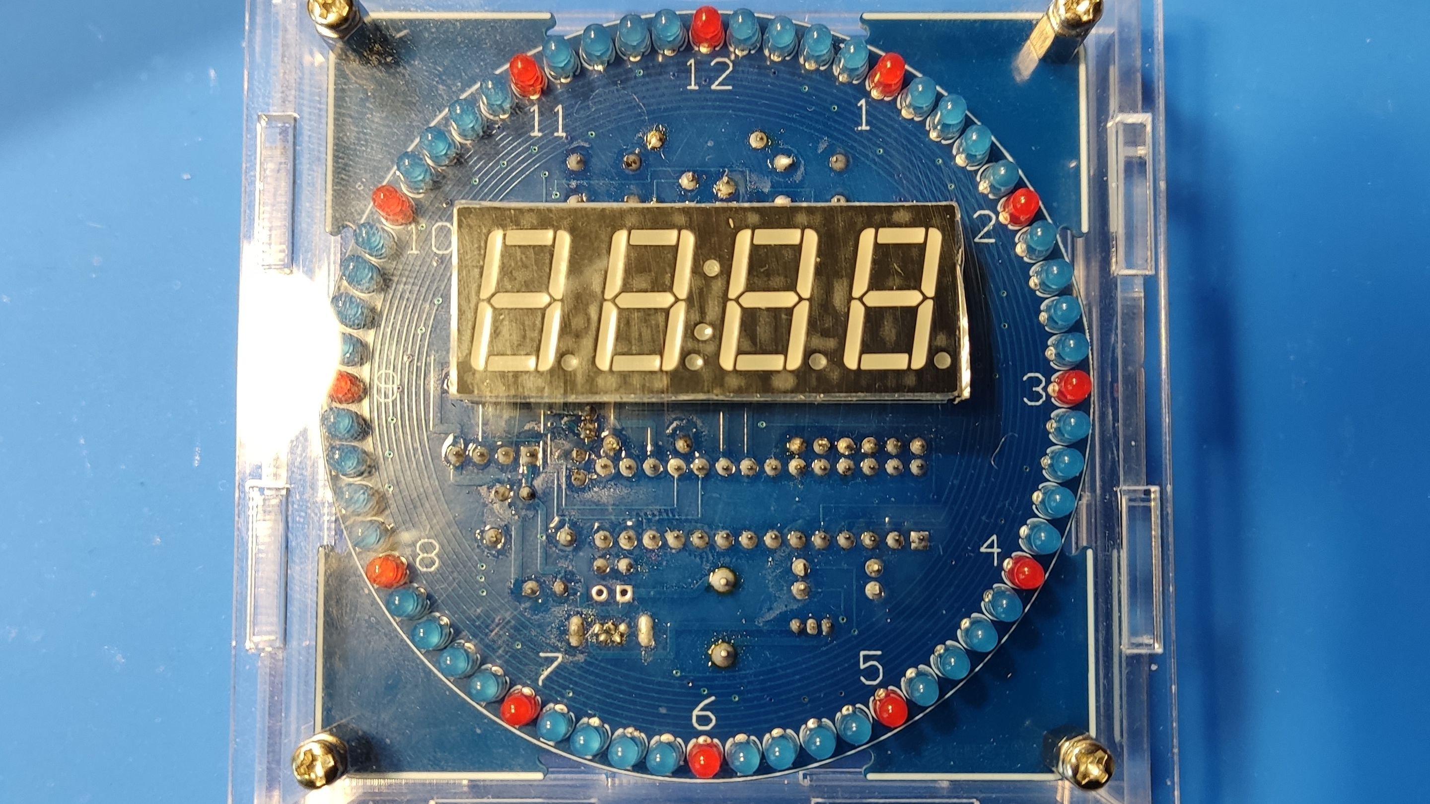 Вращающиеся часы из китайского набора. Видеоинструкция , сборка и настройка.