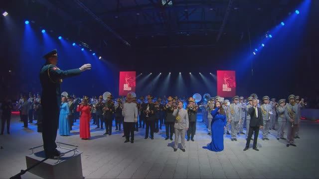 Гала-концерт Сибирского IV фестиваля «Звуки праздничного марша» (2ч)