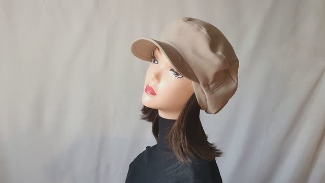 Демисезонная кепи с ТРЕССАМИ (волосами) из беж костюмной ткани на хб трикотажном подкладе