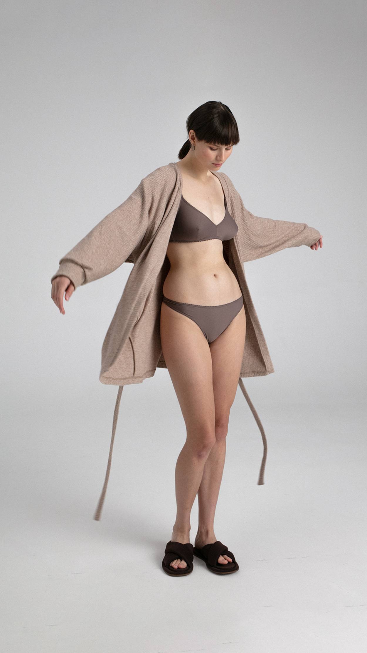 Бюстгалтер с вытачкой, выкройка №981