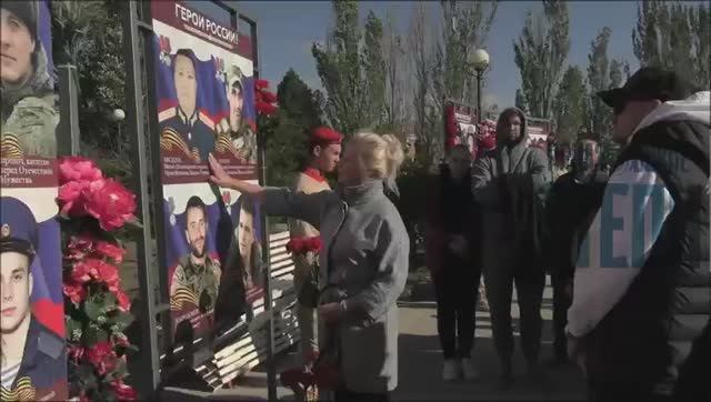 Сегодня на Молодежной площади города Ейска торжественно открыт памятный стенд