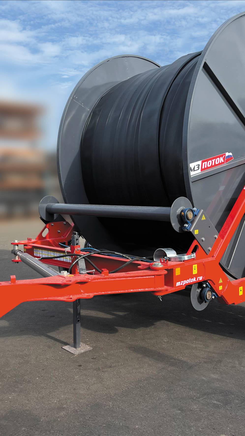 СПК Верный Путь. Пермский край. Намотка магистрального шланга / рукава NBR на транспортировщик.