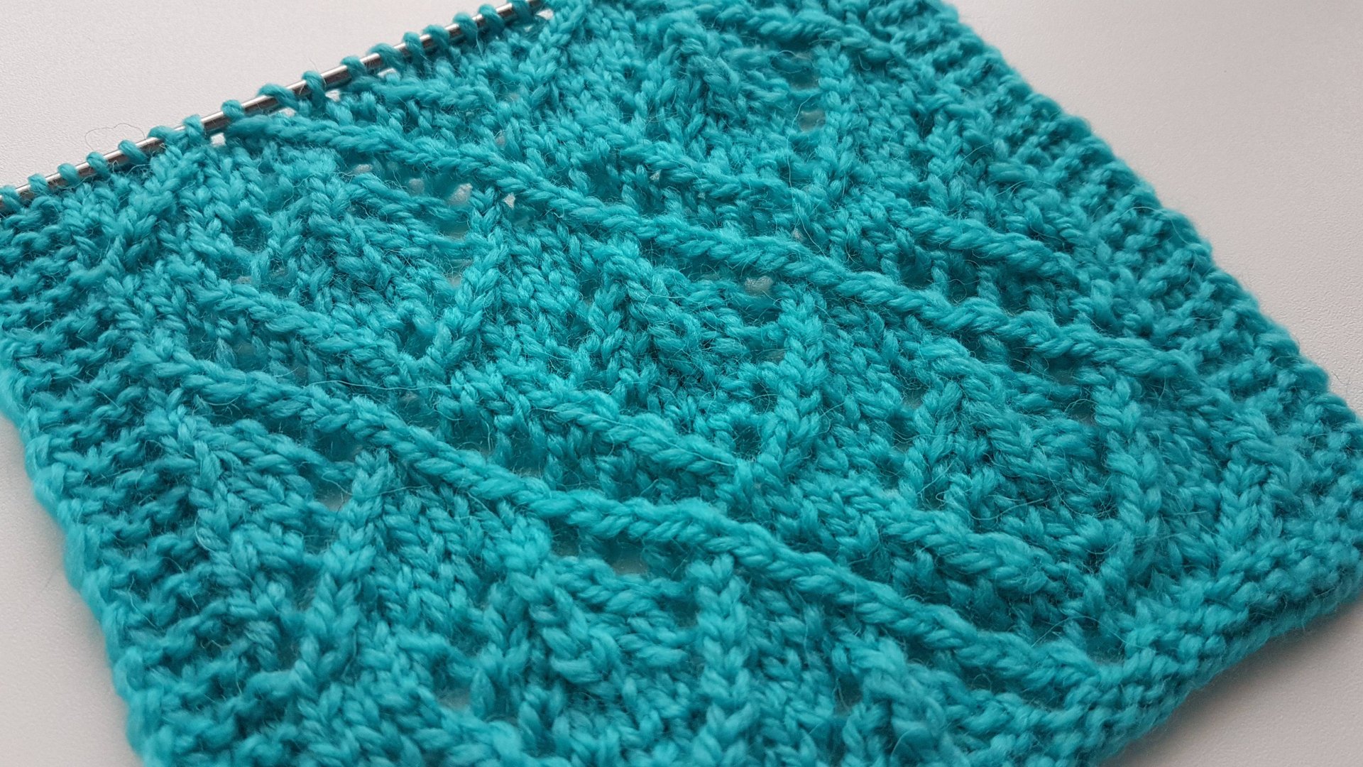 Ажурный узор «Ромбы» спицами для женщин | Схема и подробный мастер-класс для начинающих