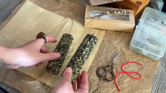 Магическая свеча с черемухой из вощины. Ритуал на остуду для врагов.