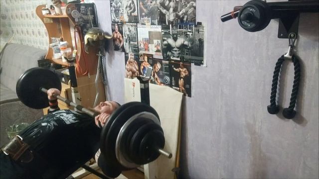 Жим лёжа на наклонной скамье 135 кг.