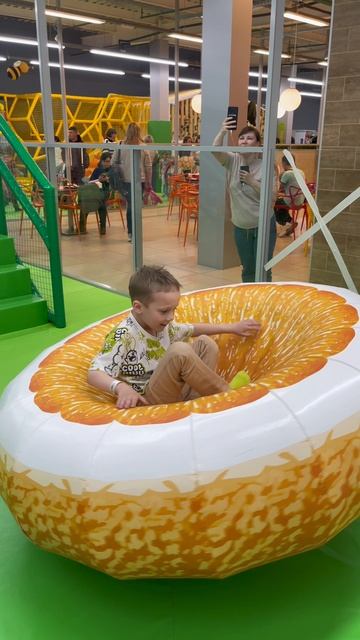 Мы создаём детские центры, которые приносят прибыль и становятся точкой притяжения для семей.