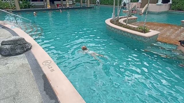 Пхукет: пляж Nai Yang, отель Mai Khao Palm Beach Resort, кафе MA KIN KAN и прикольный магазин