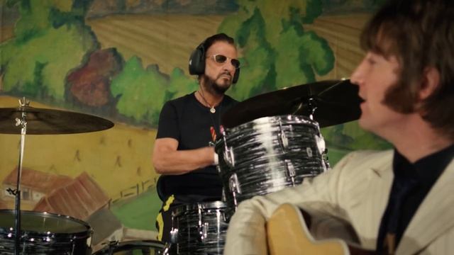 Последняя песня The Beatles - с голосом Джона Леннона и гитарой Джорджа Харрисона