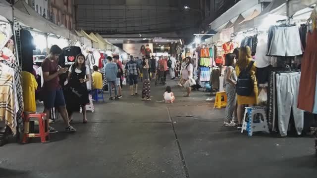 Вечером на улицах Бангкока.