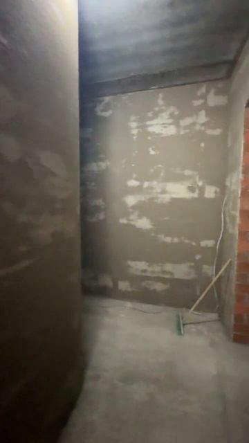 1000 м² цементной штукатурки: смотрите, что мы сделали с этим огромным коттеджем за 7 дней!