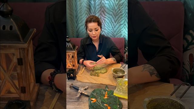 Ведьмины свечи из донника и пчелиного воска. Волшебные травы и дым.