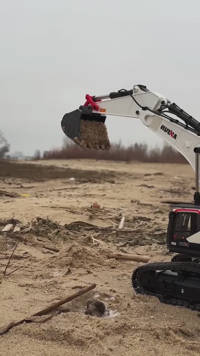 Мощный Радиоуправляемый экскаватор HUINA HN1594, сайт cars-kids.com