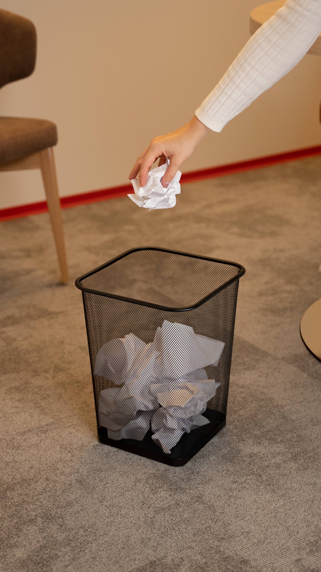 Корзина для мусора Luscan 17 л металл черная