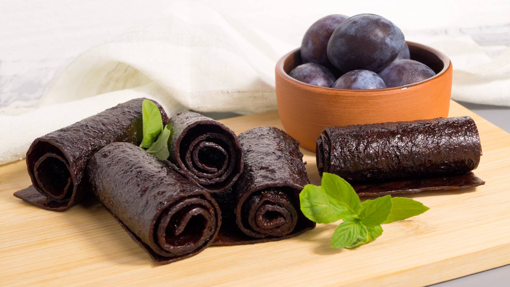 Пастила из сливы в духовке. Простой рецепт сливовой пастилы без варки и без сахара.